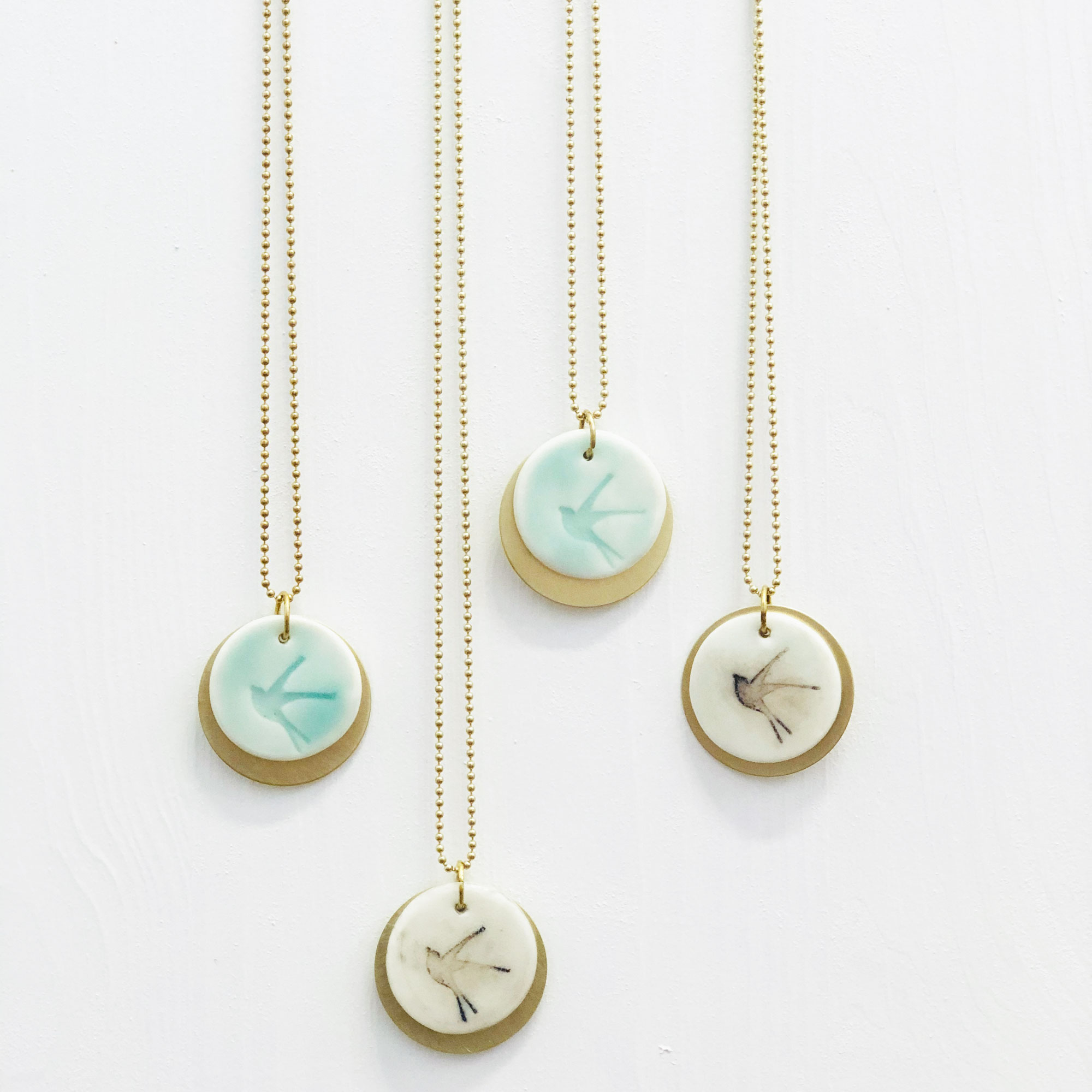 María Torné - Diseño de joyas de porcelana, bisutería artesanal y cursos.