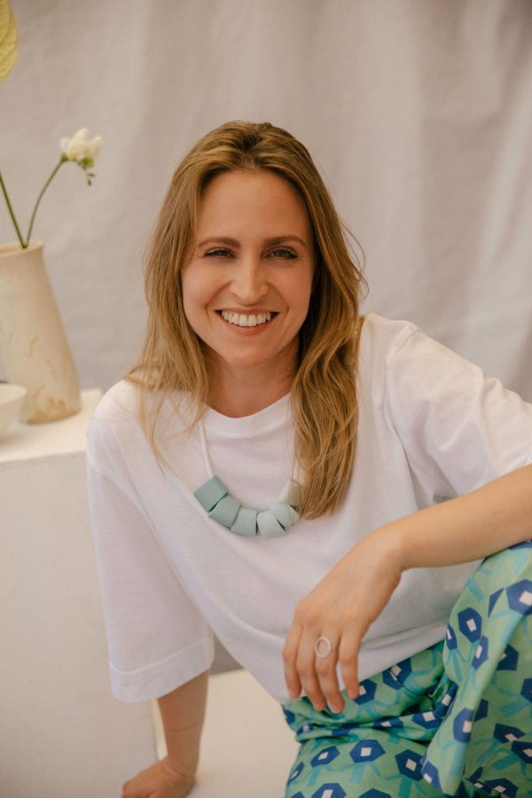 María Torné - Diseño de joyas de porcelana, bisutería artesanal y cursos.