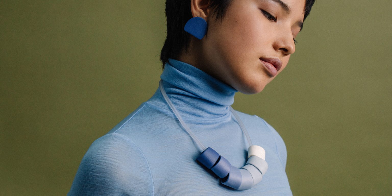 María Torné - Diseño de joyas de porcelana, bisutería artesanal y cursos.